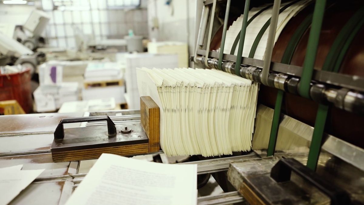 Crítica de "Imprenteros": Lorena Vega y Gonzalo Javier Zapico en un tributo al poder del arte y ...