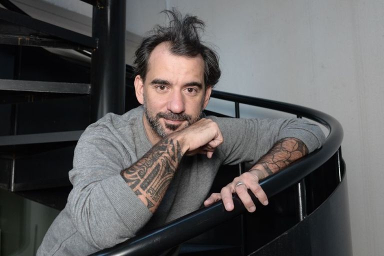 Pablo Trapero y Axel Kuschevatzky llevan al cine "& Sons" de David ...