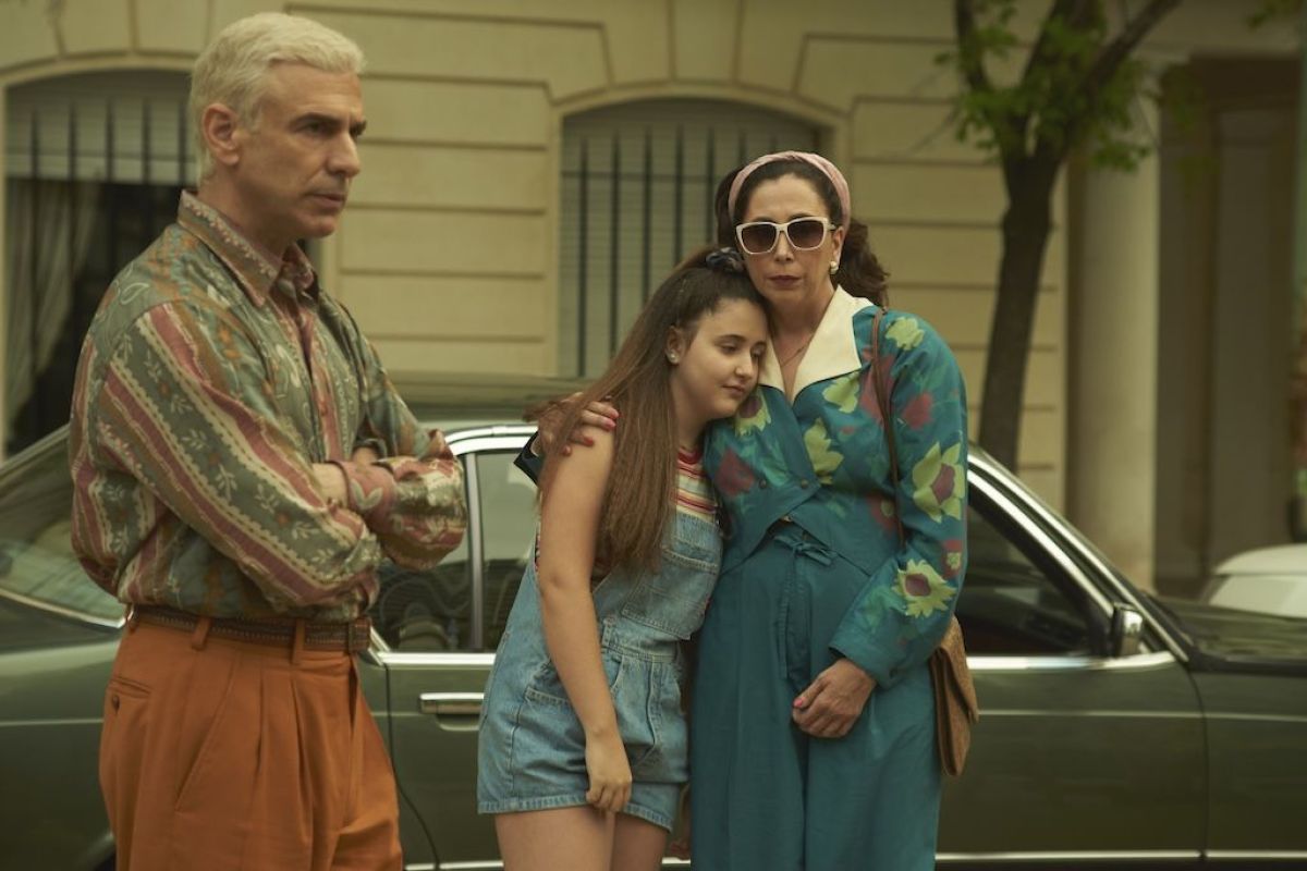 Crítica de "El hombre que amaba los platos voladores": El legado televisivo de José de Zer y su ...