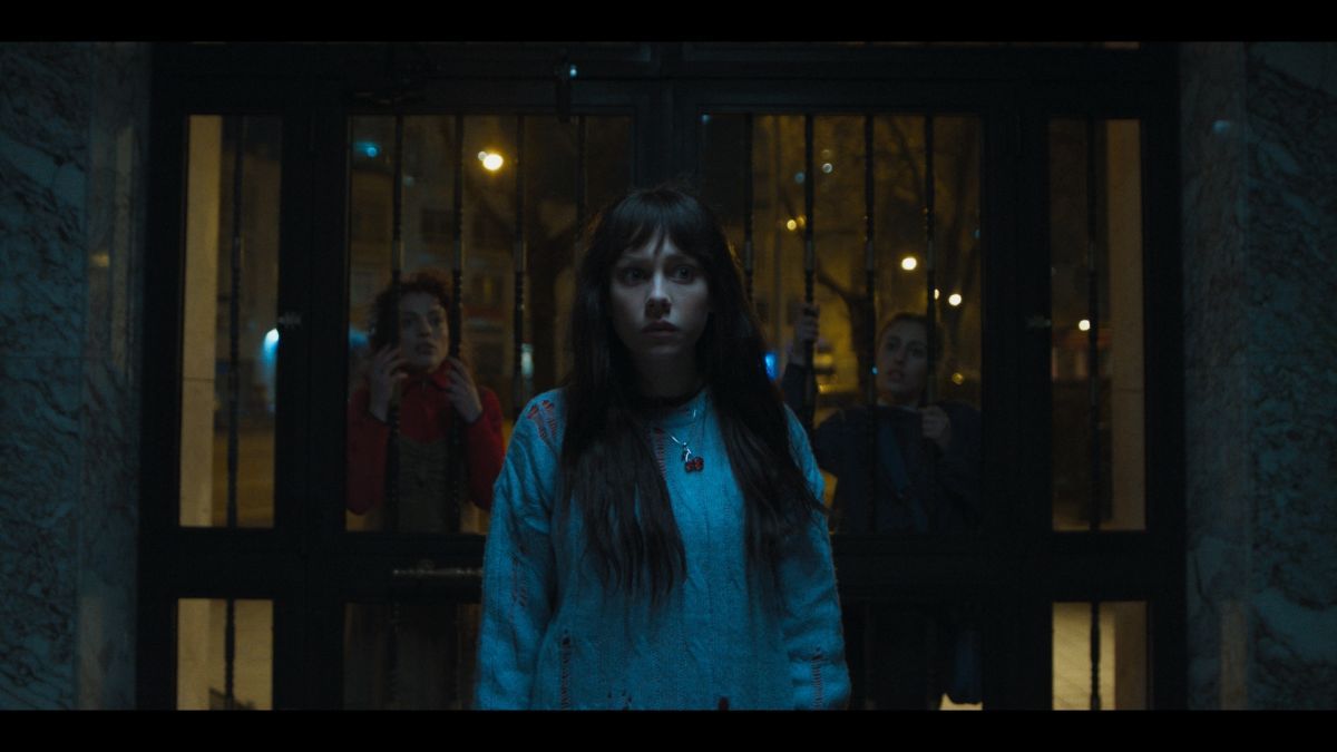 Crítica de "El llanto": Ester Expósito entre el misterio familiar y el terror sobrenatural ...