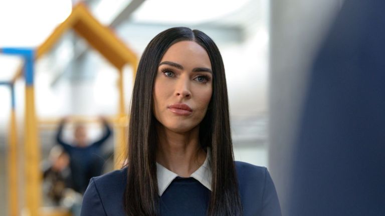 Crítica de “Alice (Subservience)”: Megan Fox y los peligros de una IA sexy | EscribiendoCine