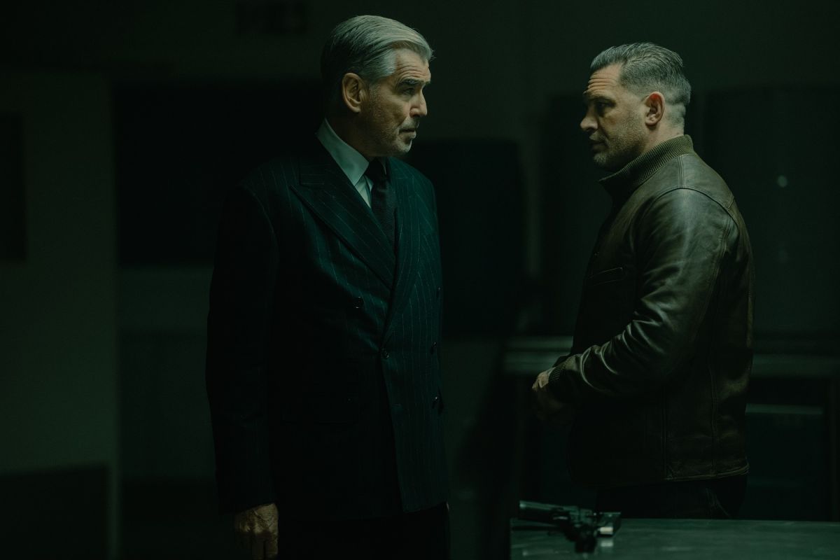 Crítica de “Tierra de mafia”: Tom Hardy, Pierce Brosnan y Helen Mirren ...